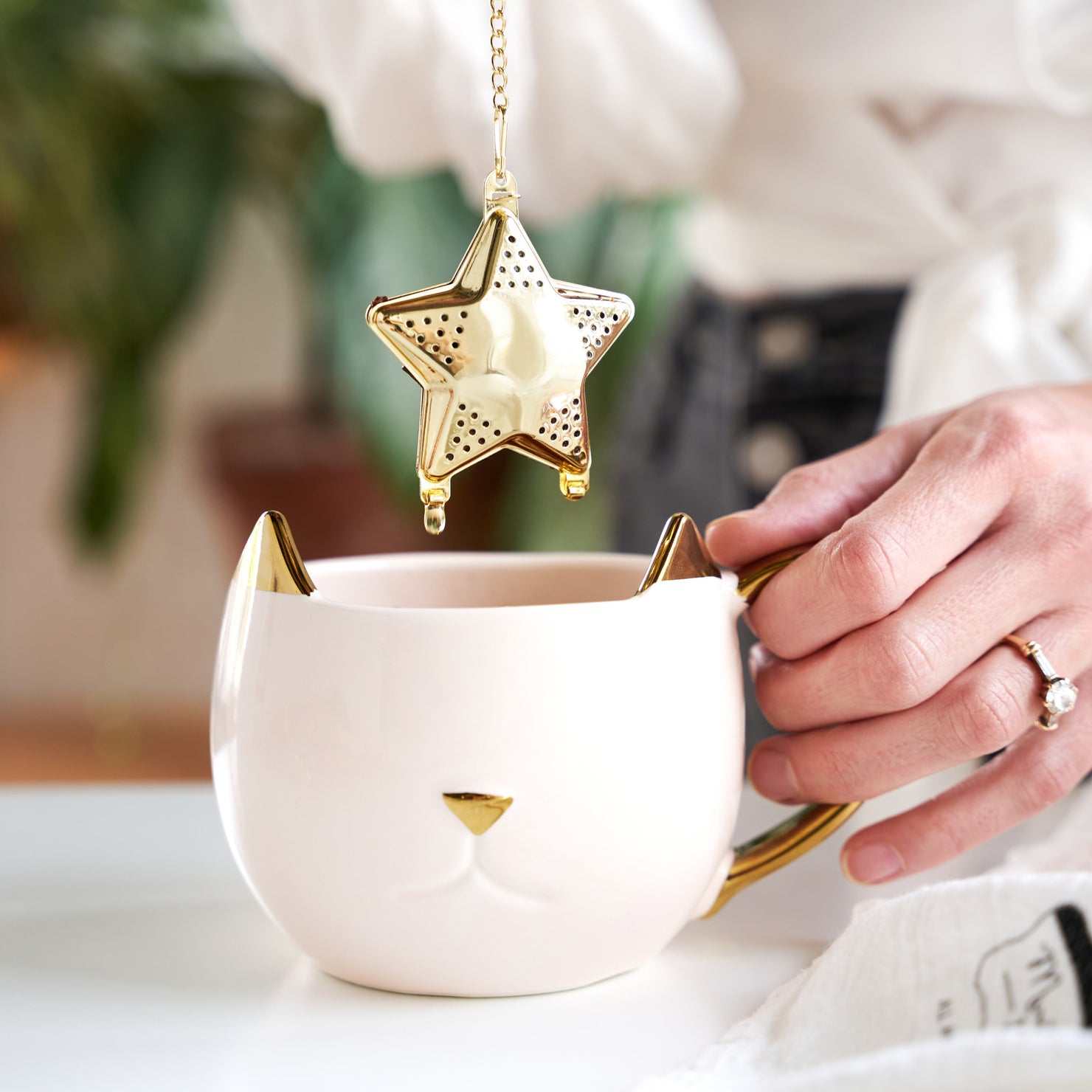 STAR SHAPED TEA INFUSER | STAG & MANOR